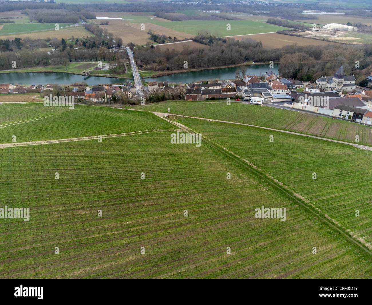Ay village de vignobles de champagne Banque de photographies et d ...