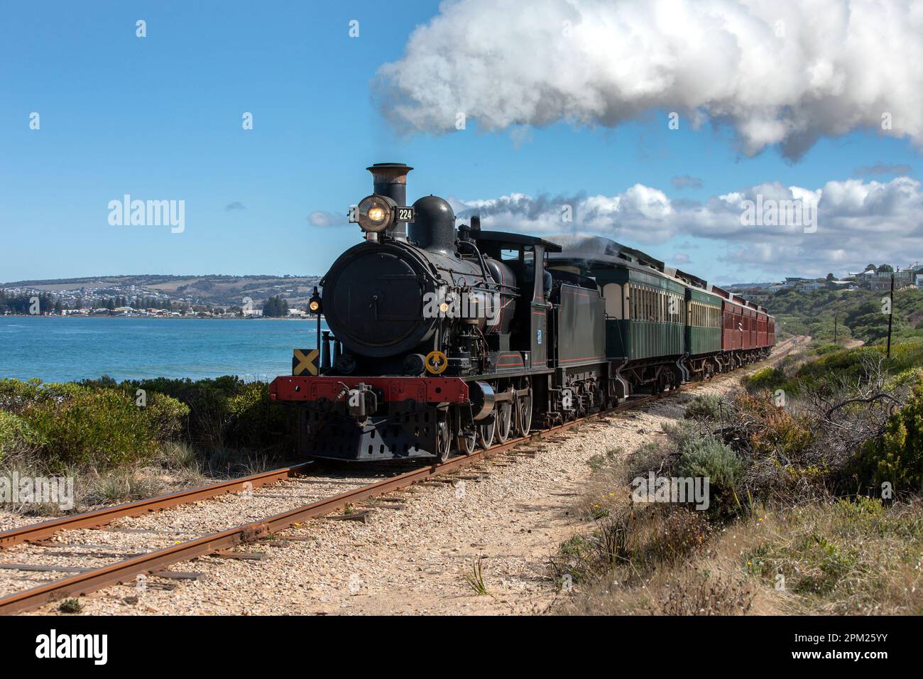 Le Cockle train conduit par Engine RX 224, une locomotive à vapeur ...