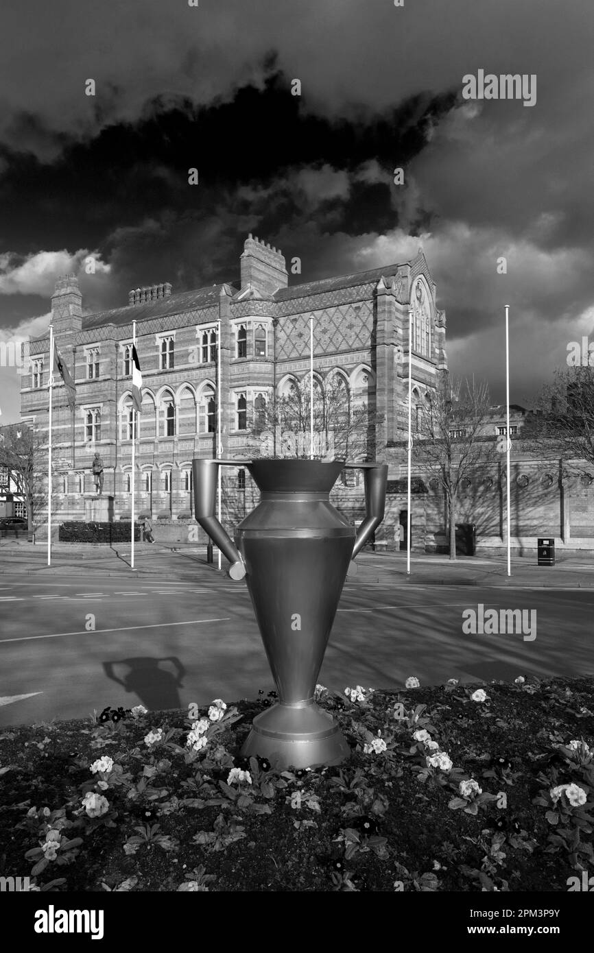 Statue of william webb ellis Banque d'images noir et blanc - Alamy