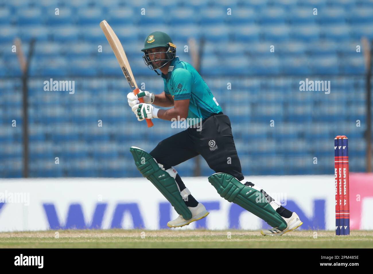 Mahmudullah chauves-souris lors du deuxième tour de la Dhaka Premier ...