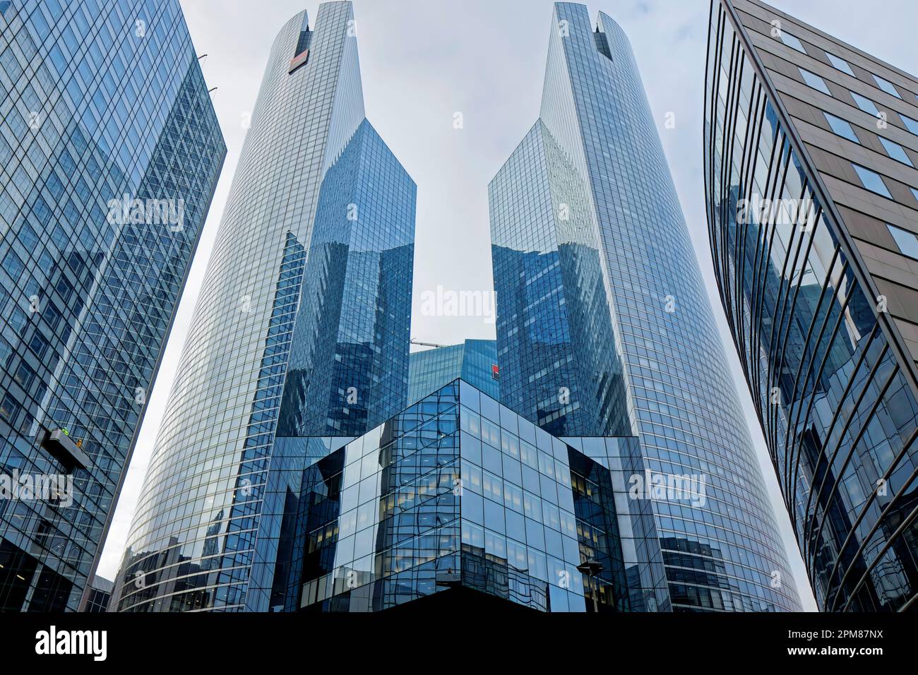 France, hauts de Seine, Puteaux, le quartier de la Défense, les tours ...