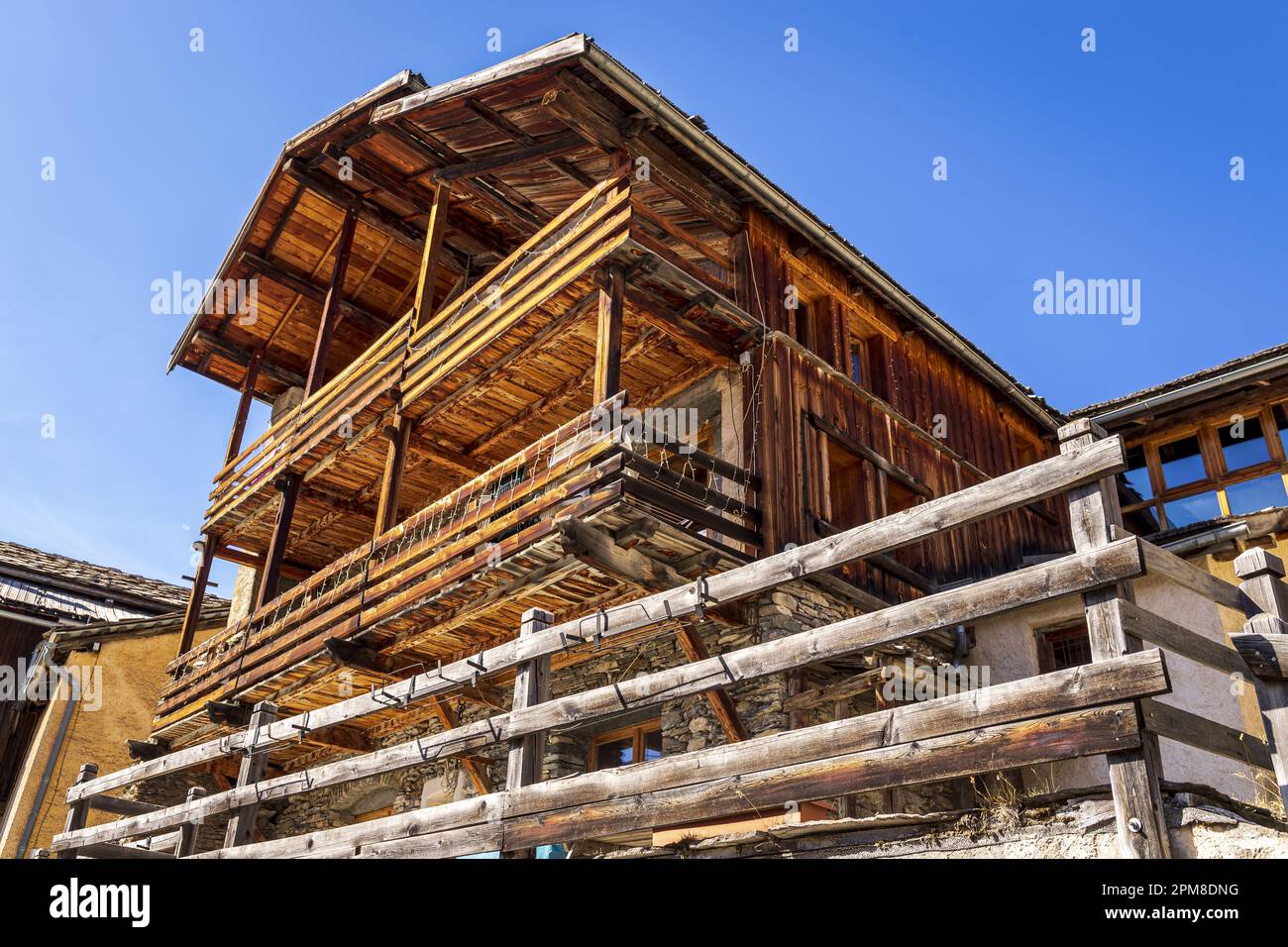 France, Hautes-Alpes, Parc régional du Queyras, Saint-Véran, a marqué ...