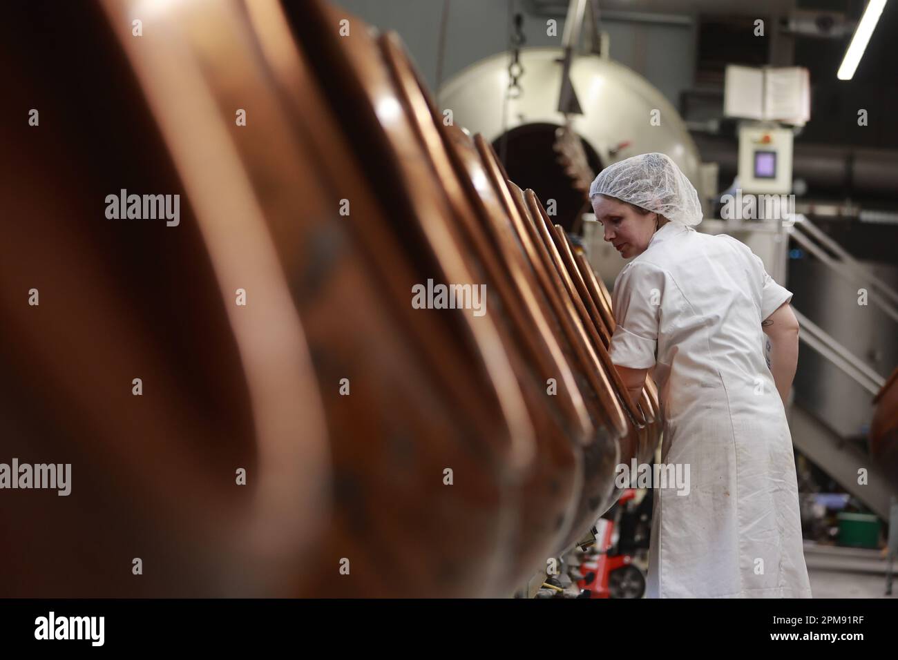 Oschersleben, Allemagne. 12th avril 2023. Un employé de la société ...