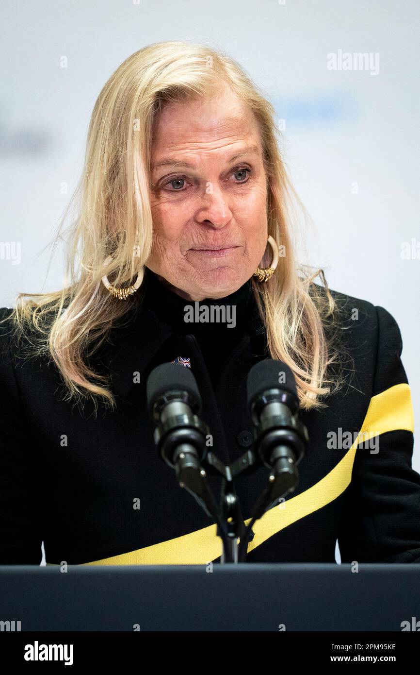 Jane Hartley, ambassadrice DES ÉTATS-UNIS au Royaume-Uni, parle à l ...