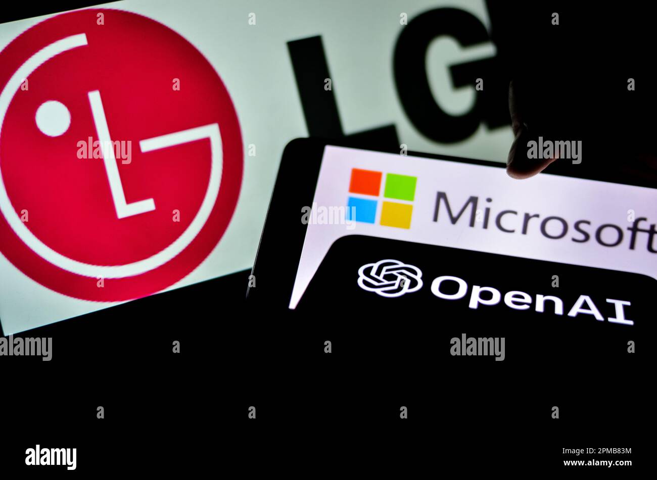 Tunis, Tunisie. 12th avril 2023. Tunisie. 12 avril 2023. Les logos LG, Microsoft, Chat GPT et ...