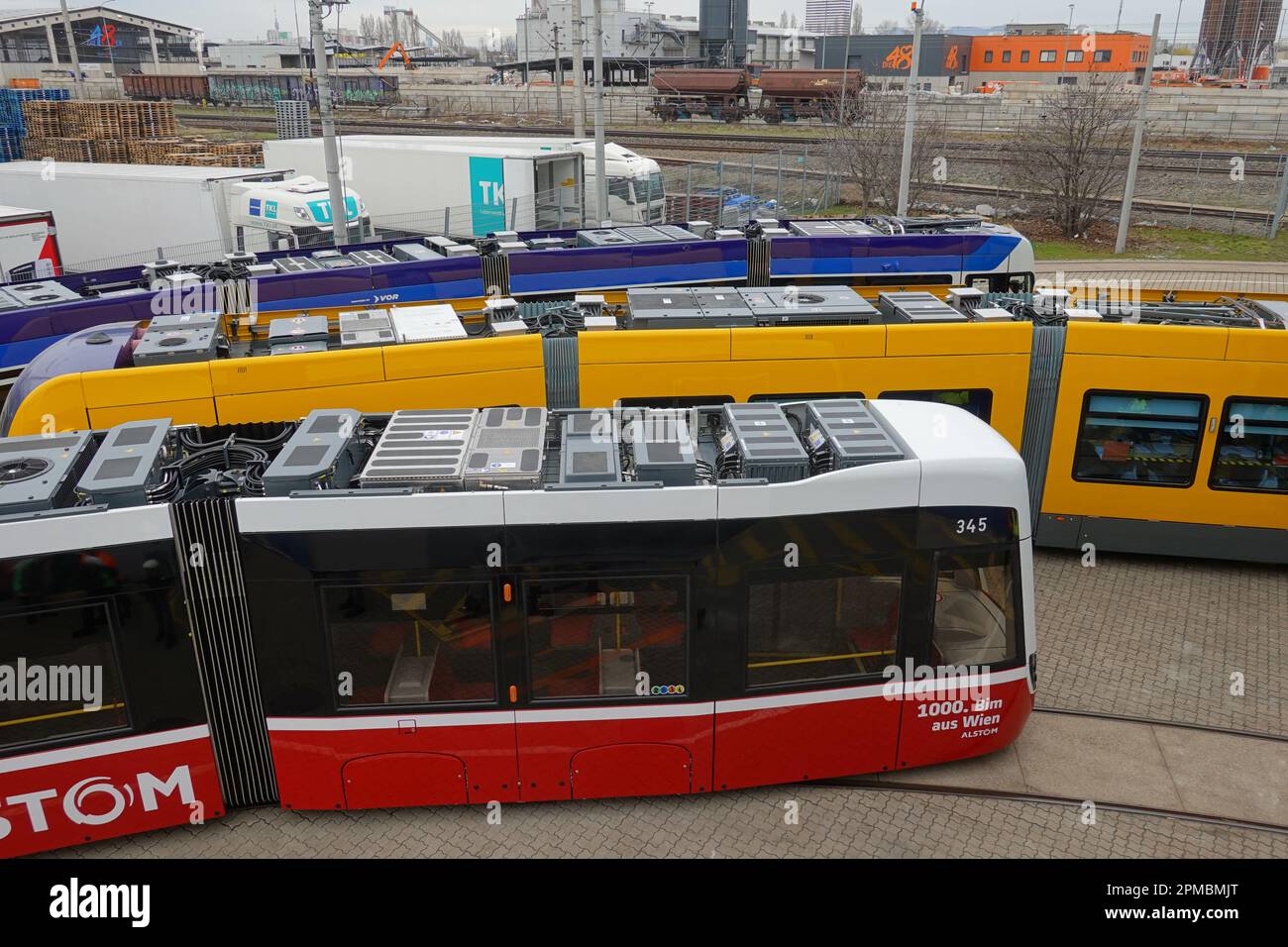 Wien, Alstom, Prästation der 1000. Straßenbahn von Alstom (füher ...