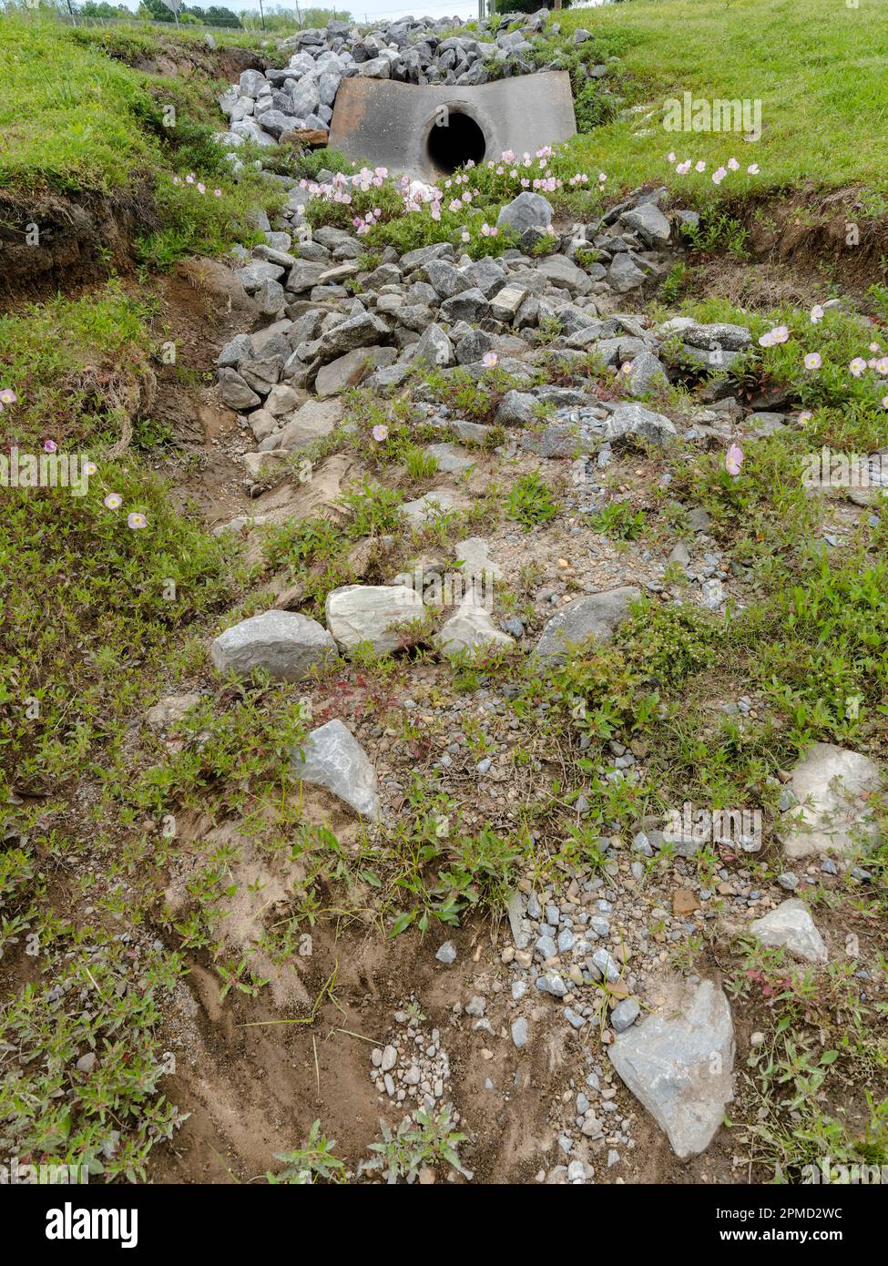 Drainage en bordure de route Banque de photographies et d’images à ...