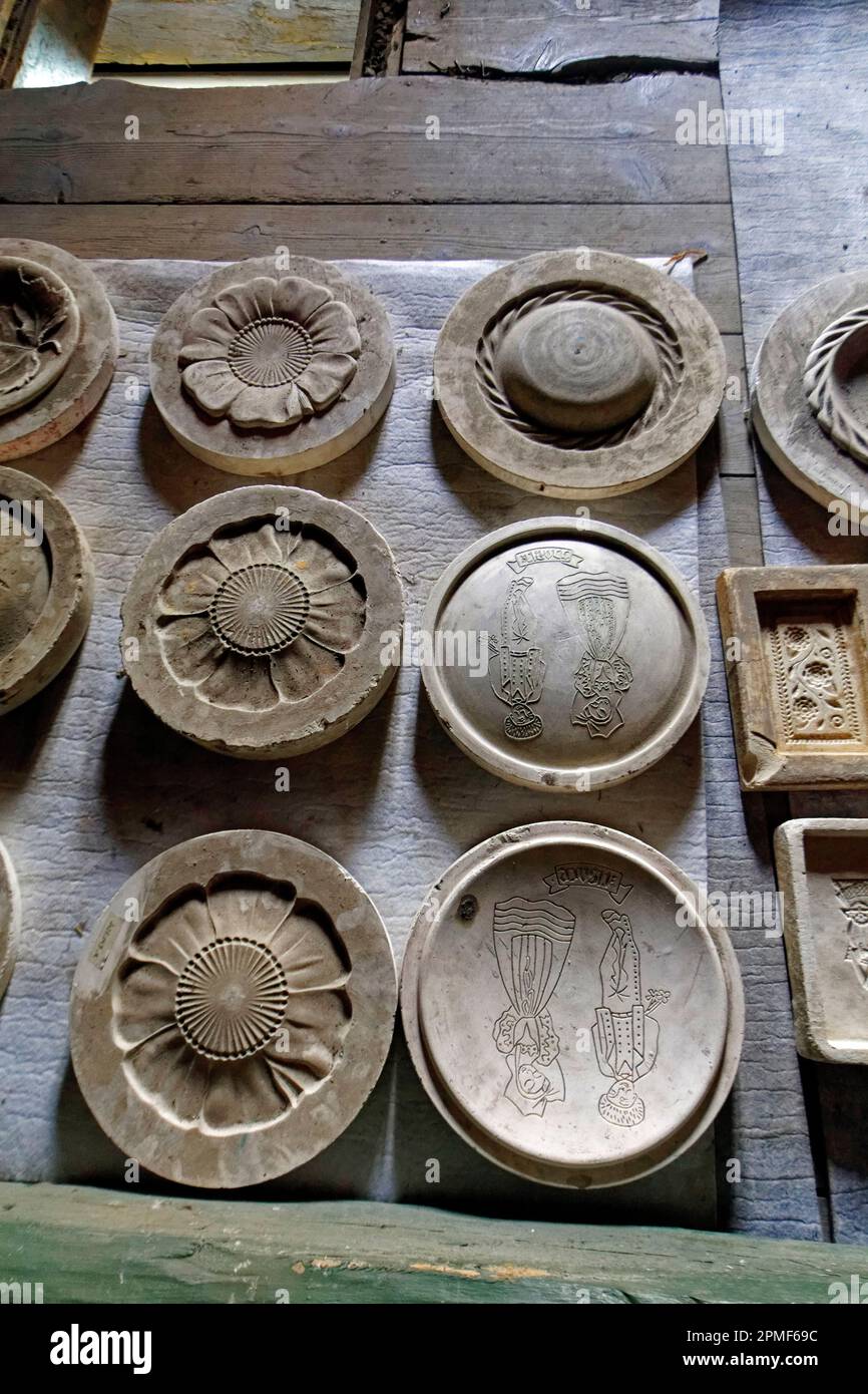 Tableau bas relief ceramique Banque de photographies et d’images à ...