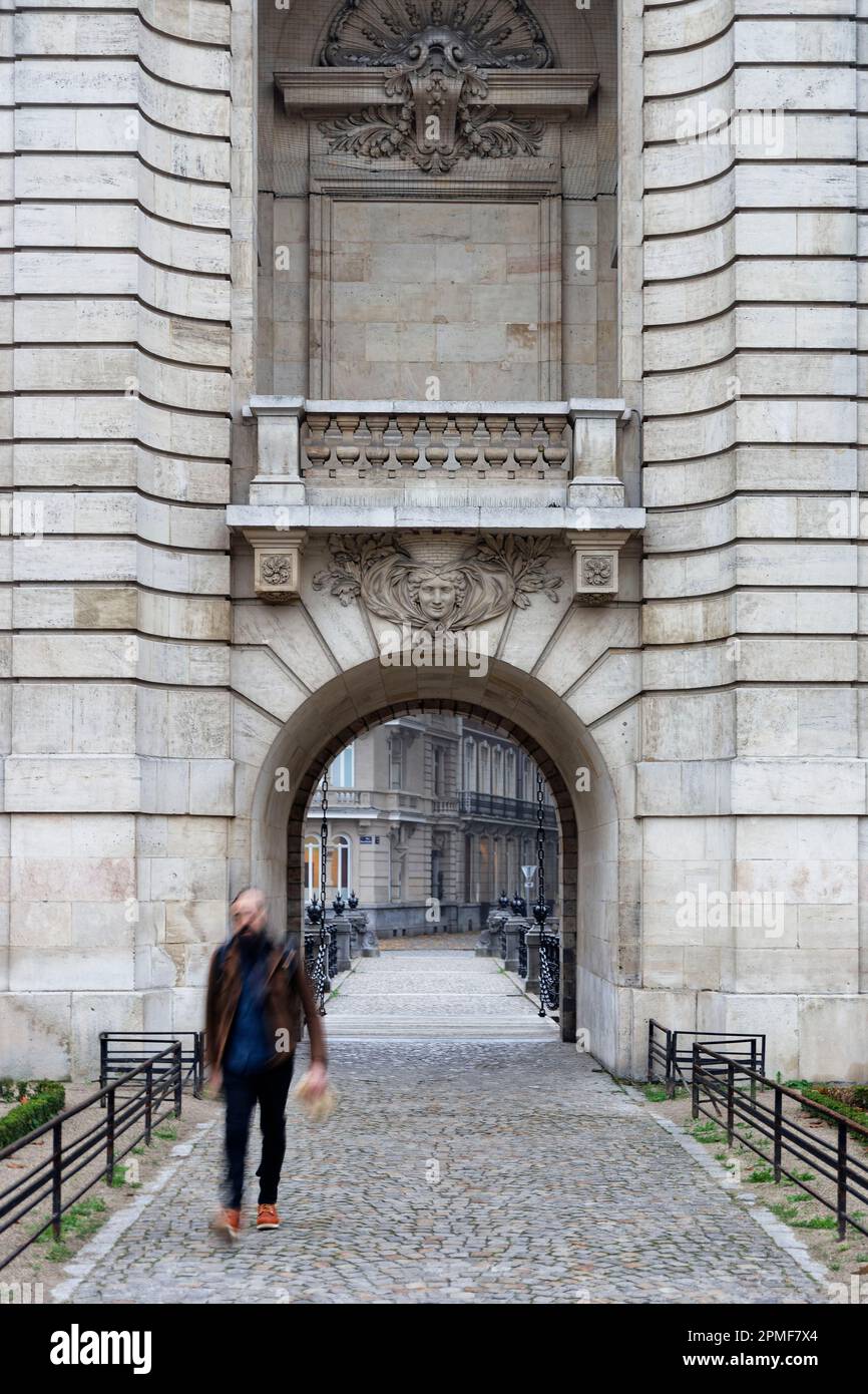 France, Nord, Lille, détail de la porte de Paris, Arc de Triomphe ...