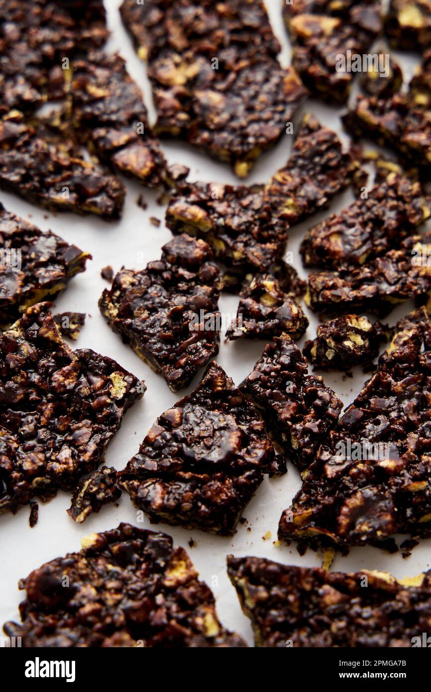 craknell au chocolat un dessert ferme et croquant de céréales, de cacao ...