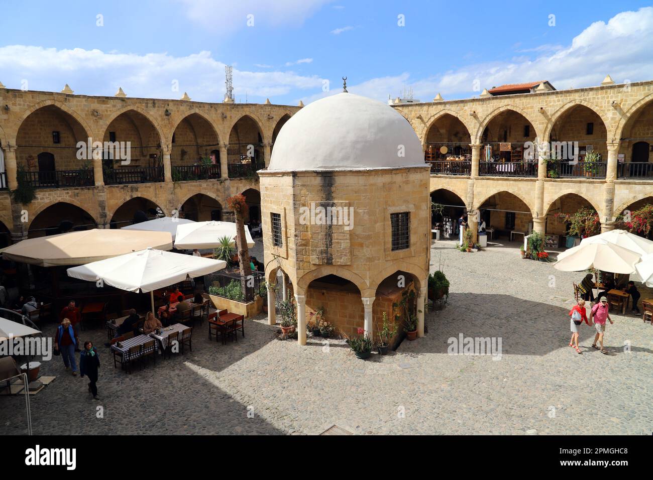 La Büyük Han, ou "Great Inn" dans le secteur turc de Nicosie (Lefkosa ...