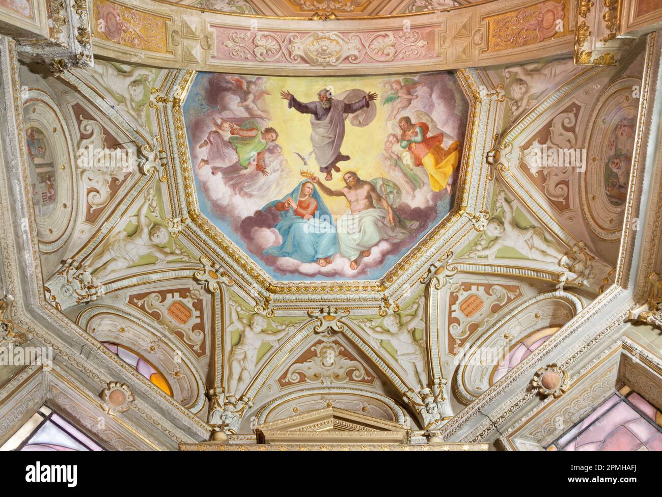 GENOVA, ITALIE - 6 MARS 2023: La fresque du Couronnement de la Vierge ...
