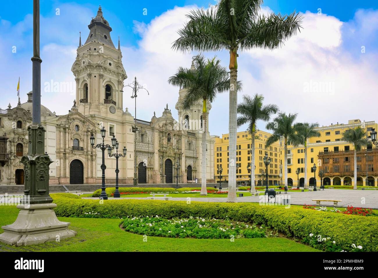 Catedral de lima Banque de photographies et d’images à haute résolution ...