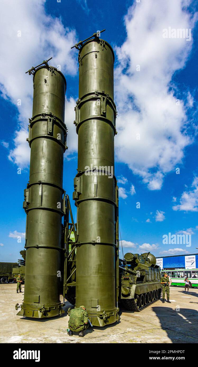 Lanceur-chargeur automoteur 9A84 de la S-300V de l'armée russe à l'exposition de Zhukovsky Photo ...