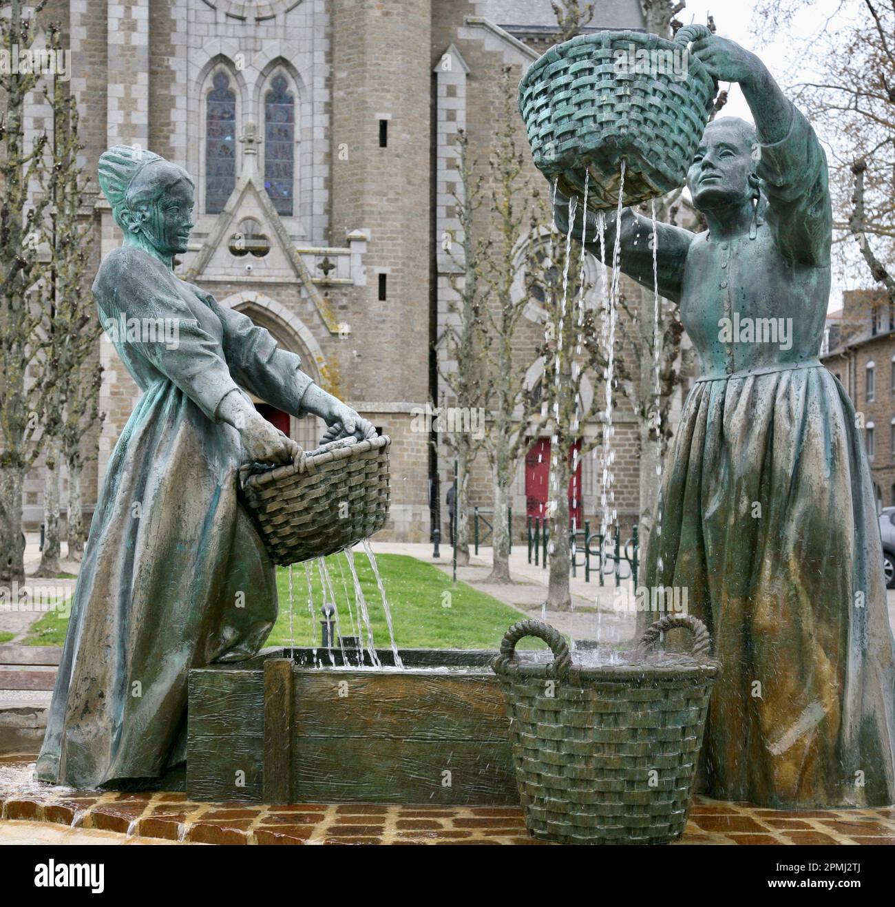 Statue en bronze des rondelles d'huîtres, Cancale, Bretagne, Nord-Ouest ...