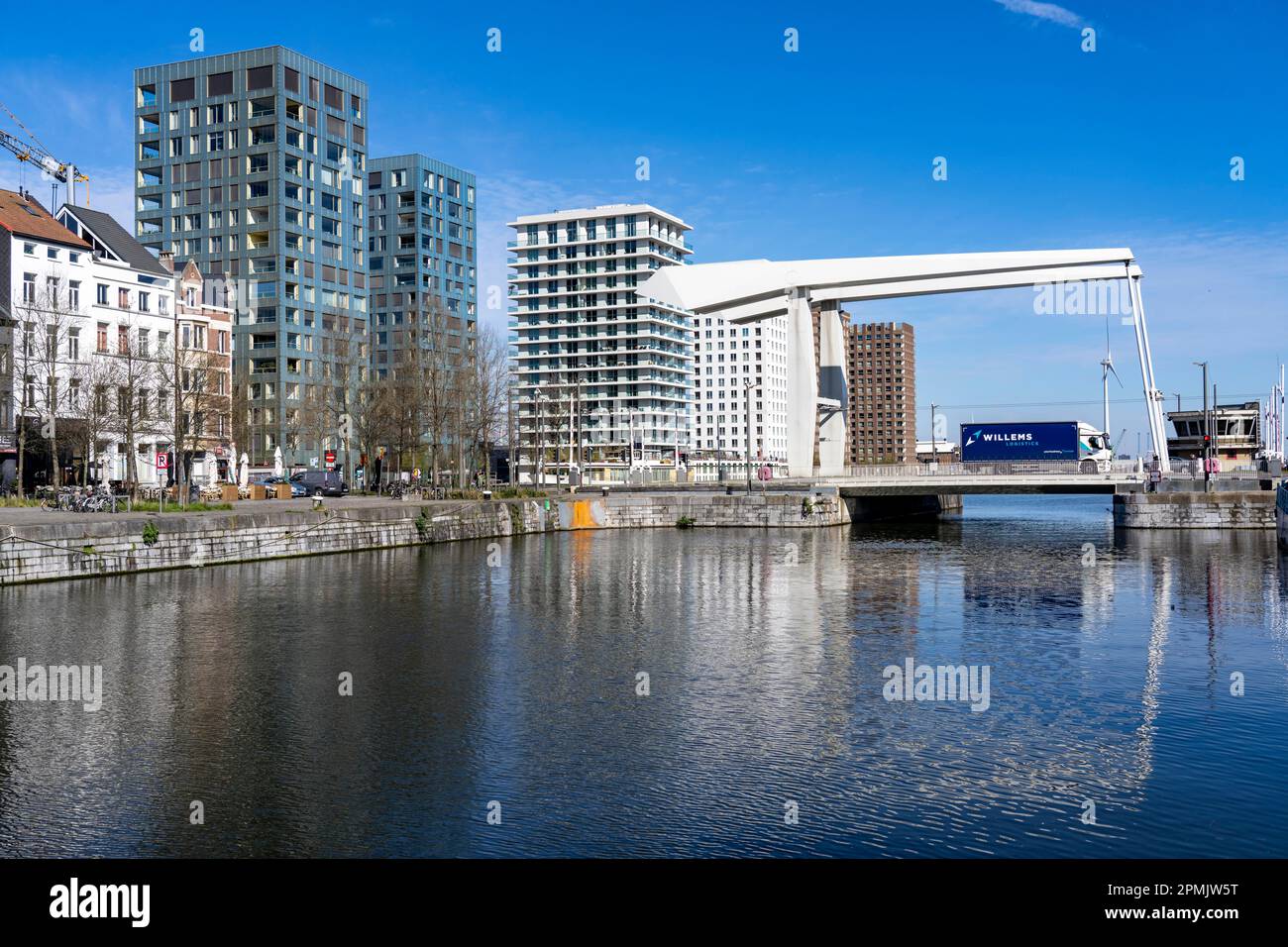 Kattendijkdok, bassin du port, avec pont Lodenbrug, quartier du Vieux Port, Het Eilandje d ...