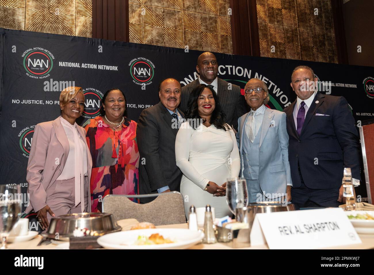 (R-L) Marc H. Morial, révérend Al Sharpton, Earvin Magic Johnson ...
