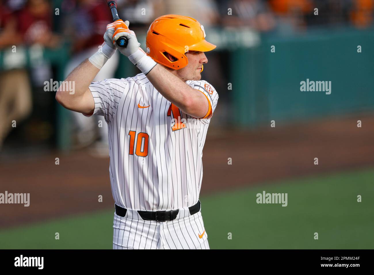Tennessee Volunteers right fielder Griffin Merritt (10) at bat during ...