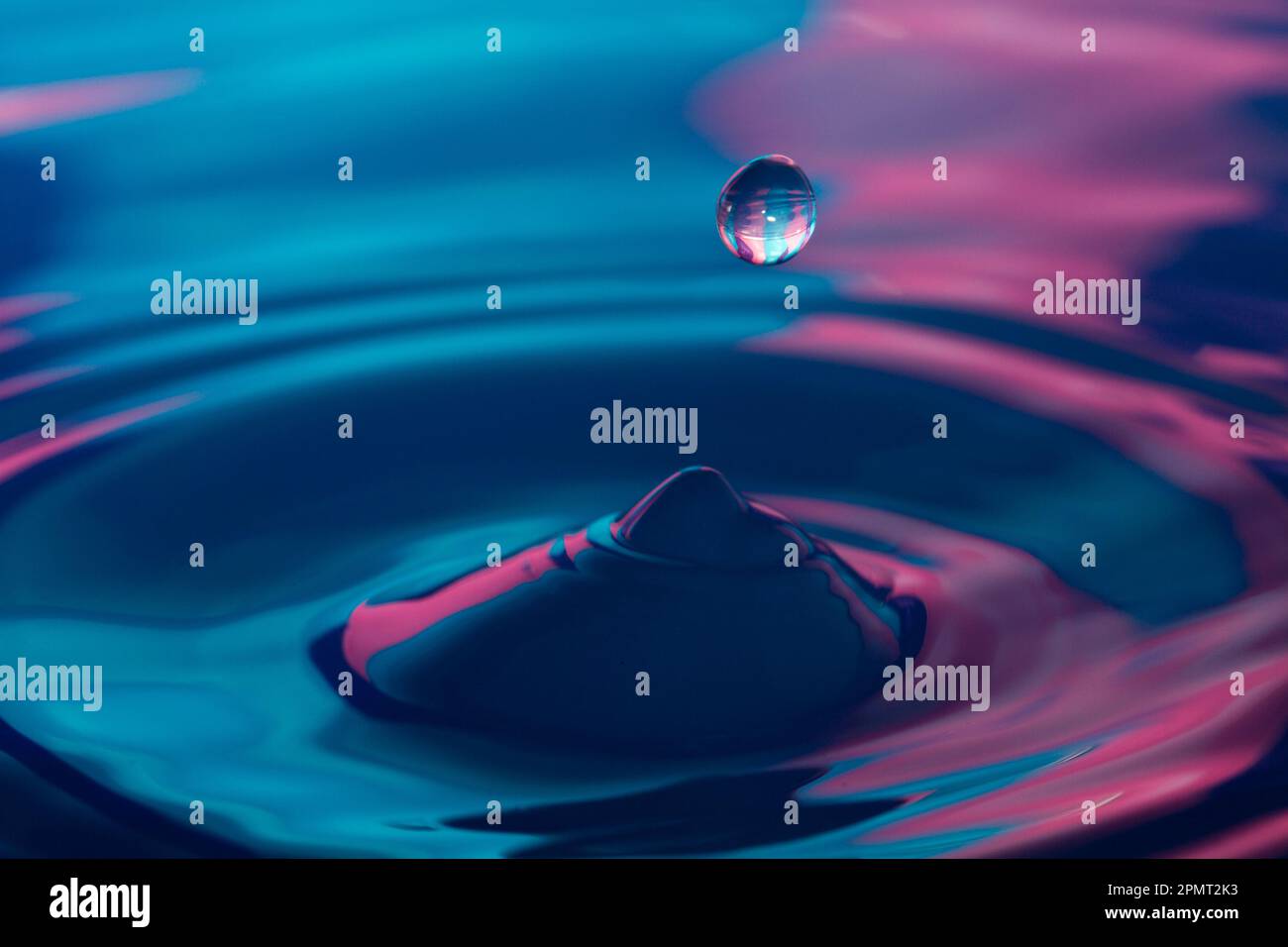 Photographie de réfraction de l'eau Banque de photographies et d’images à haute résolution - Alamy