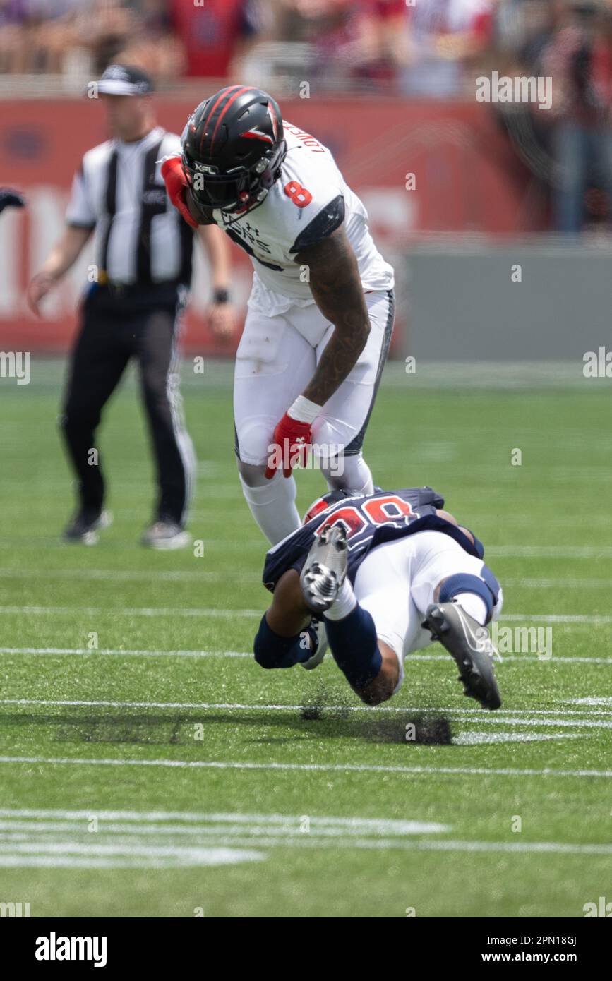 Vegas Vipers dos John Lovett (8) est attaqué par Houston Roughnecks dos ...