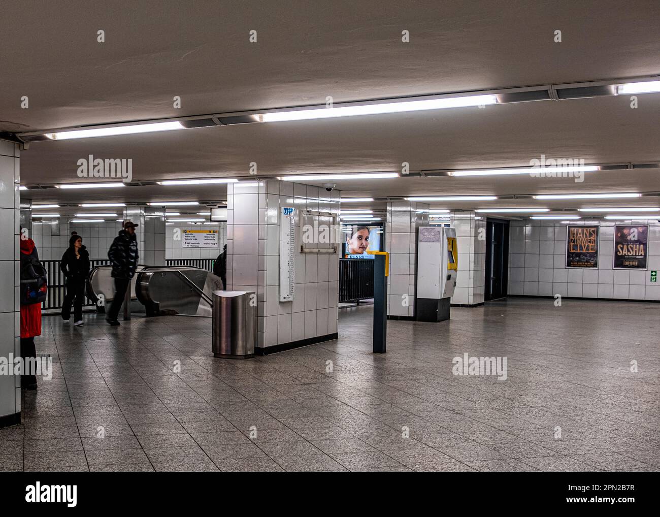 La station de métro Berliner Strasse U-Bahn dessert les lignes U7 et U9 ...