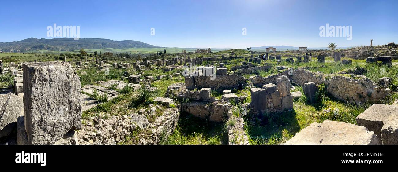 Maroc, Afrique : vue panoramique sur les vestiges de Volubilis, le site ...