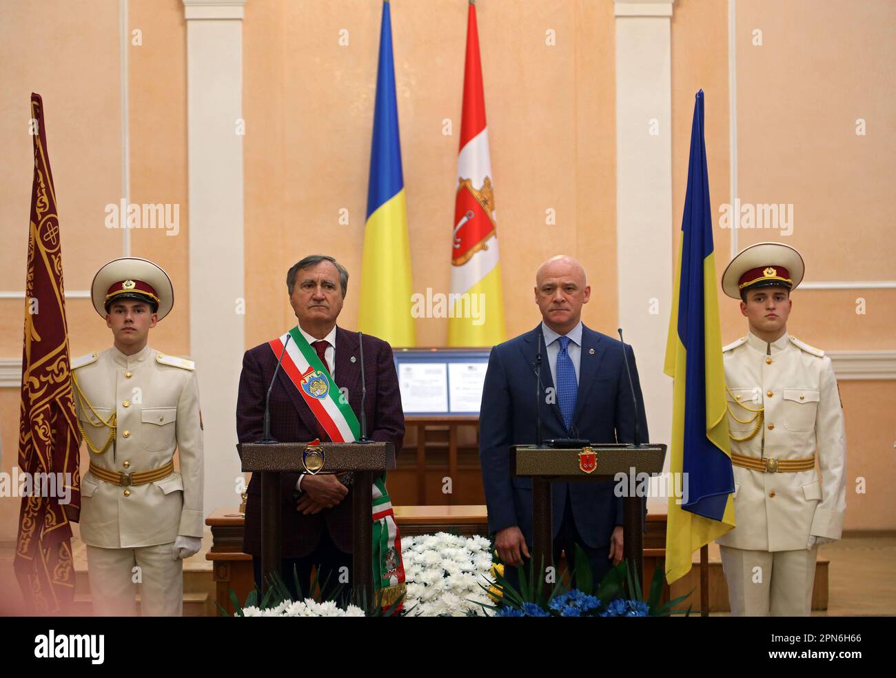 ODESA, UKRAINE - le 14 AVRIL 2023 - le chef de la ville d'Odesa, Hennadii Trukhanov (2nd R), et ...