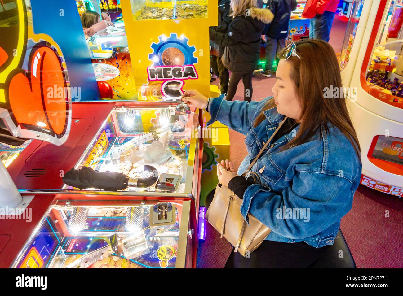 Bright arcade colors Banque de photographies et d’images à haute ...