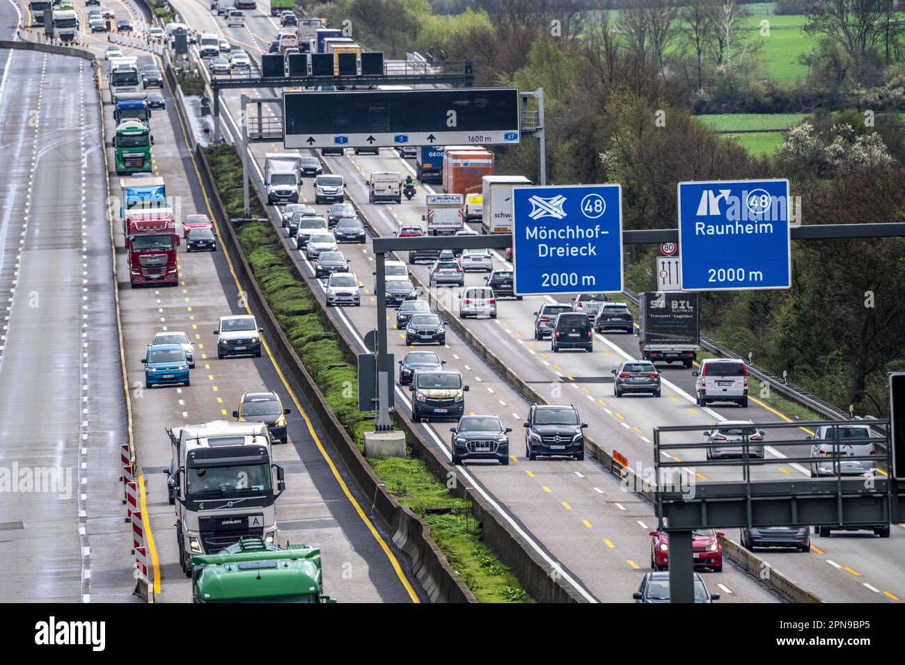 Autoroute A3 près de Flörsheim, avant la jonction de l'autoroute ...
