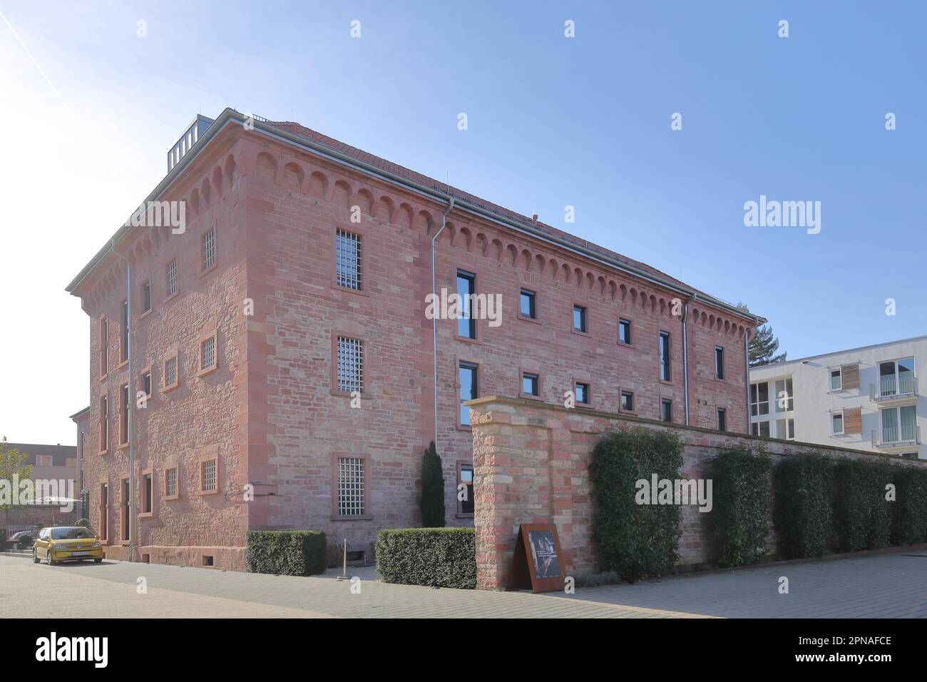 Ancienne prison construite en 1840 et l'hôtel d'aujourd'hui, Offenburg ...