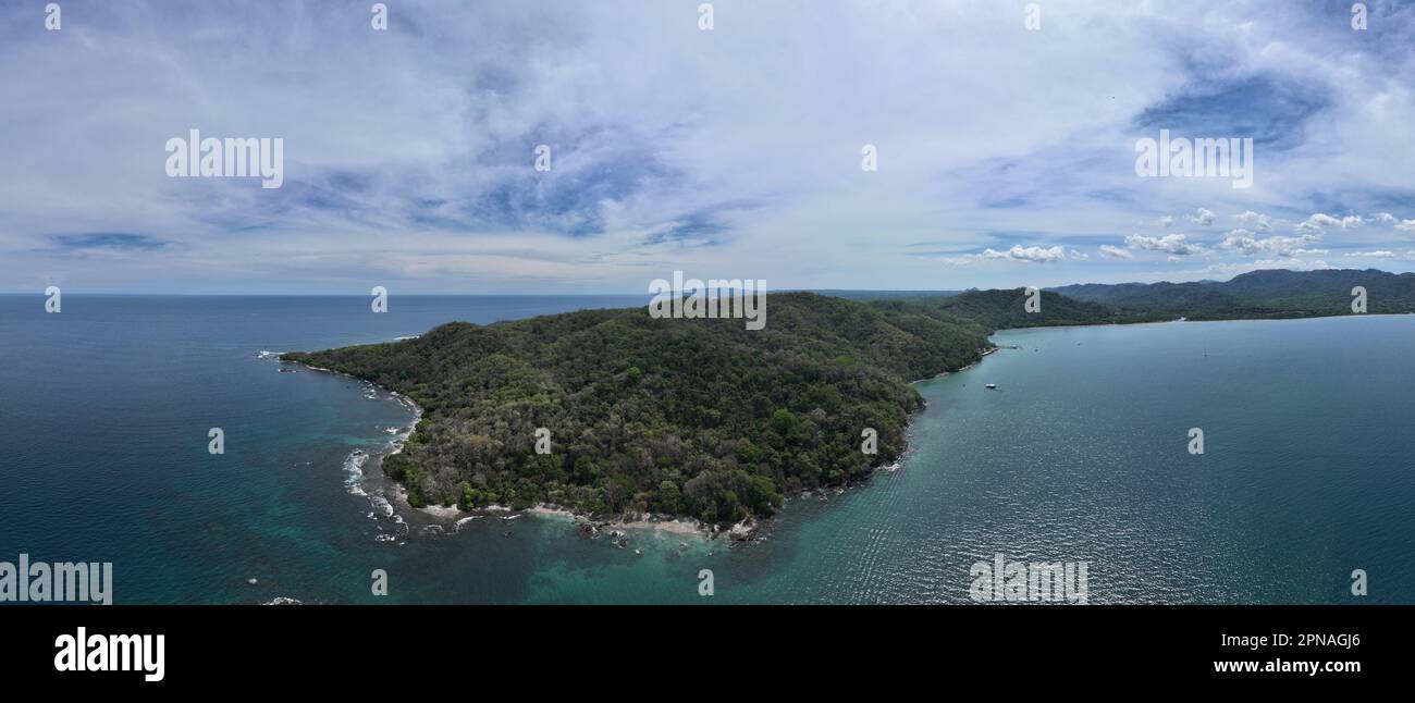 Isla Tortuga est une petite île inhabitée au large de la côte du Costa ...