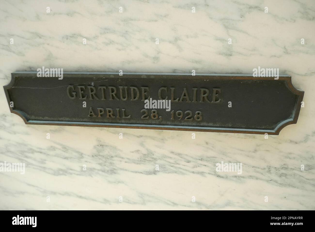 Gertrude claire Banque de photographies et d’images à haute résolution ...