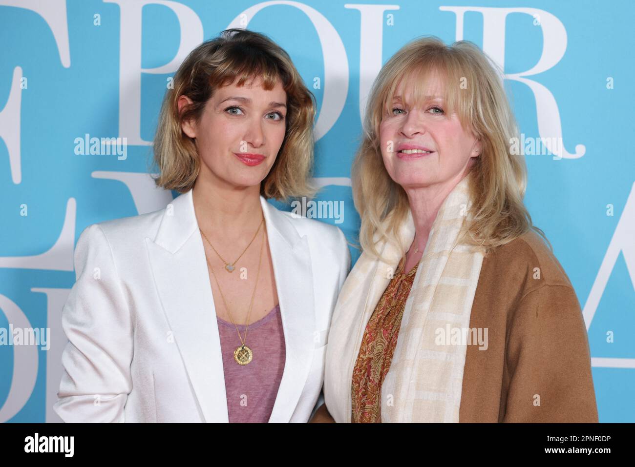 Paris, France. 18th avril 2023. Caroline Anglade et sa mère assistent à ...