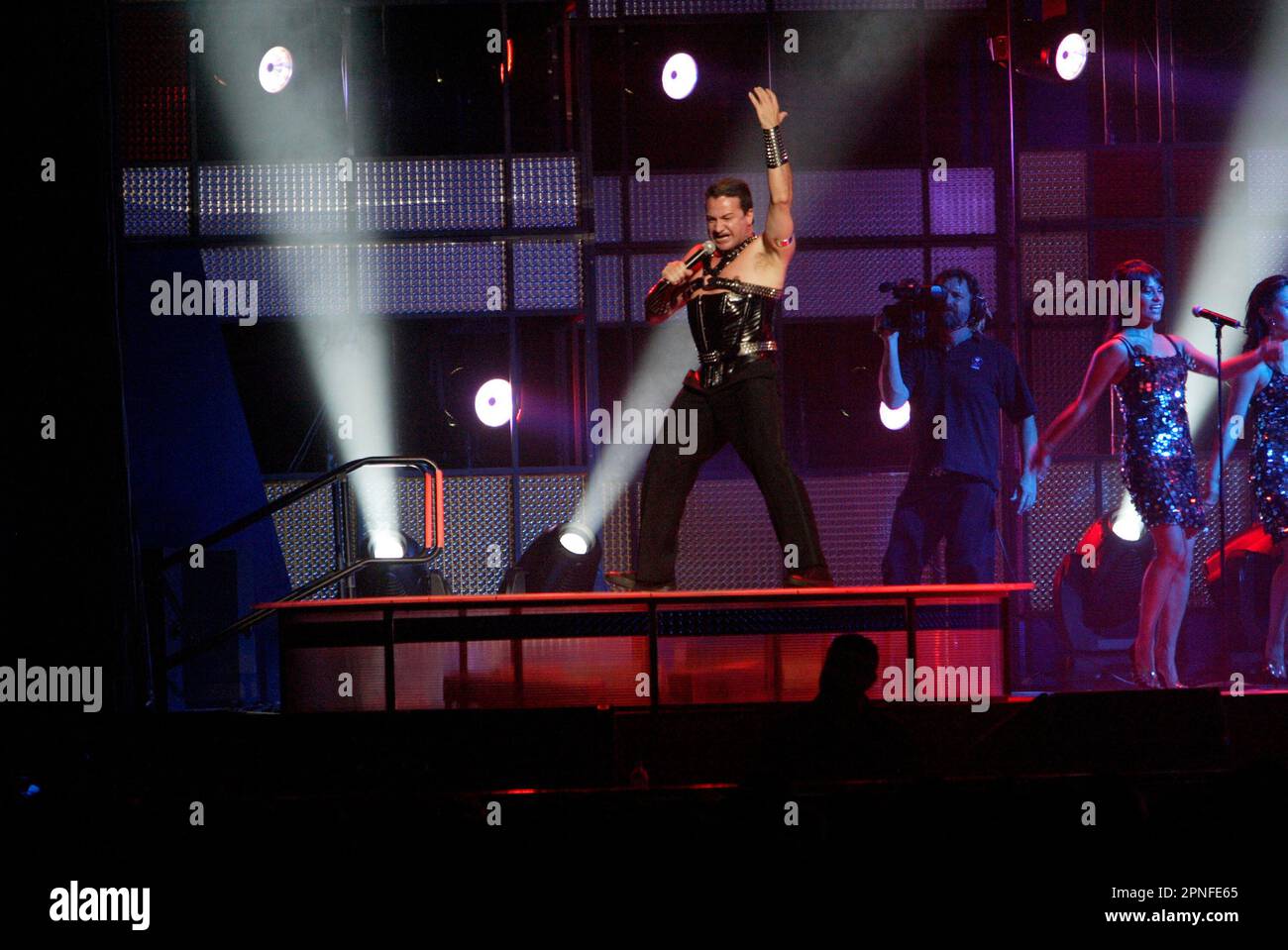 Ignatius Jones se présentant au Countdown Spectacular dans l'Acer Arena ...