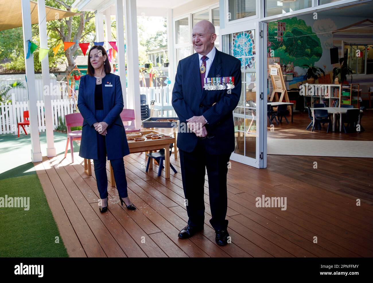 Janet Muir, directrice générale de RSL LifeCare, et Sir Peter Cosgrove ...
