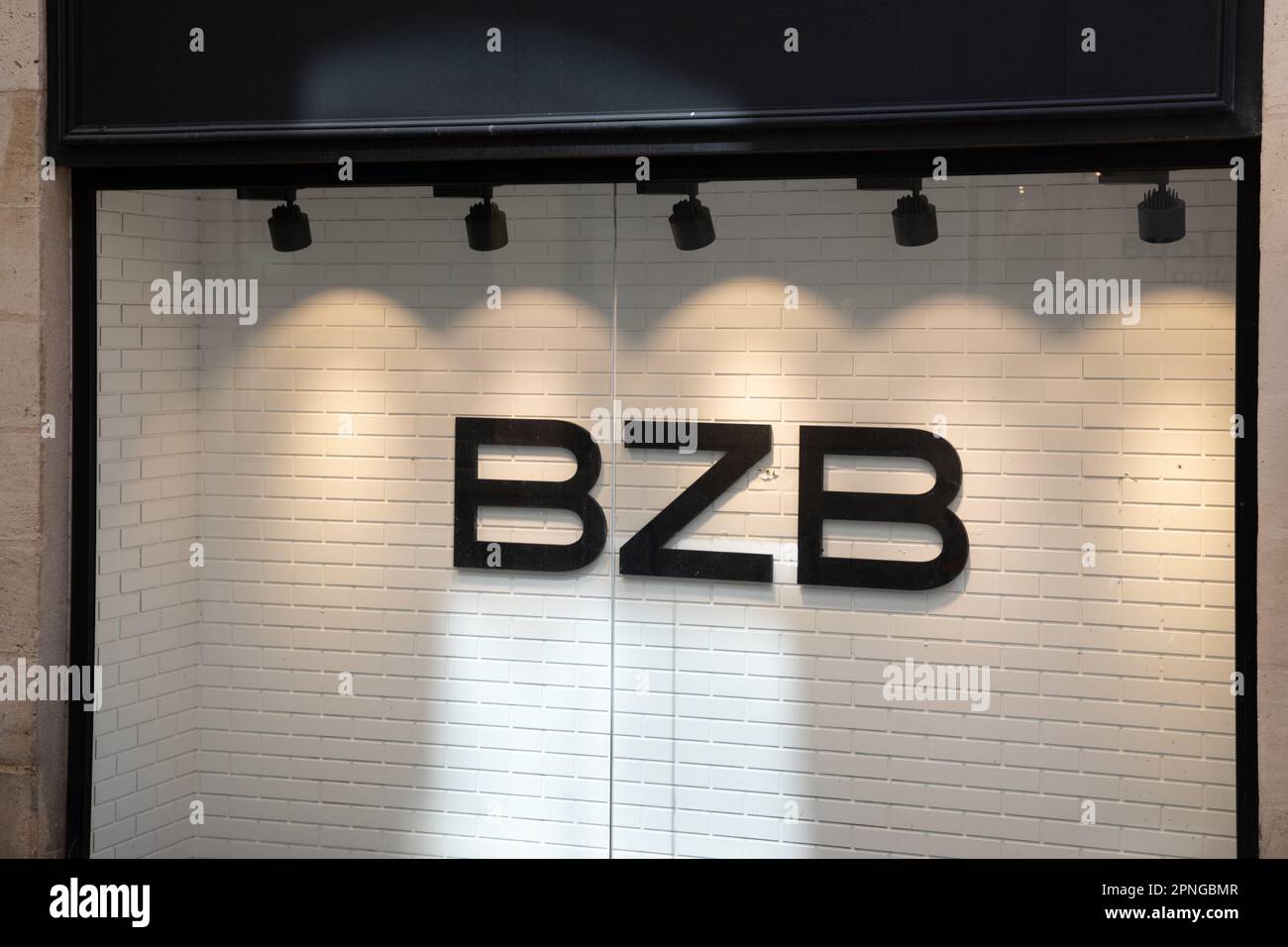 Logo d'entreprise bzb Banque de photographies et d’images à haute ...