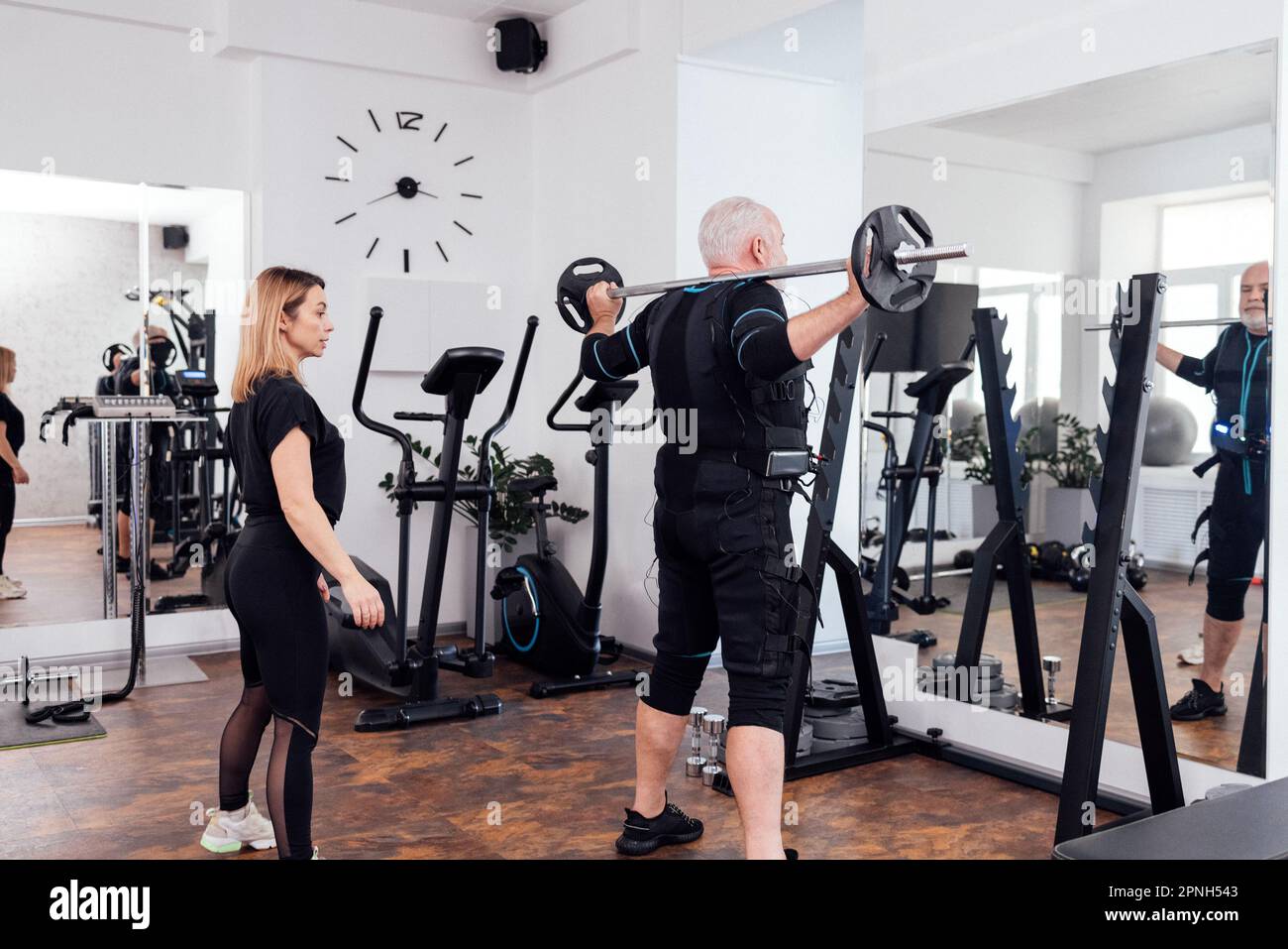 Gym suit Banque de photographies et d’images à haute résolution - Alamy