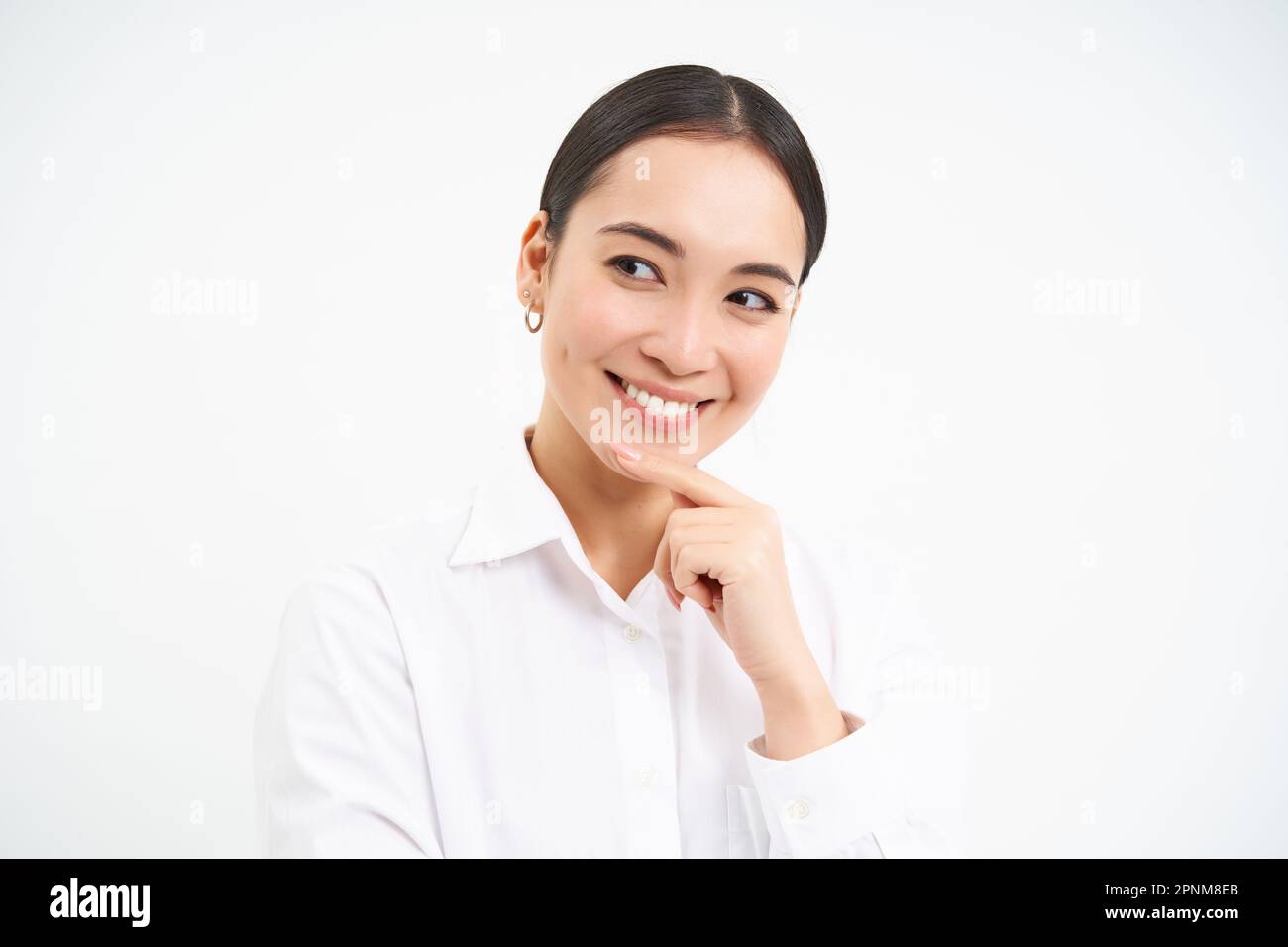 Portrait d'une femme d'affaires, pense le patron d'une femme d'asie, a ...