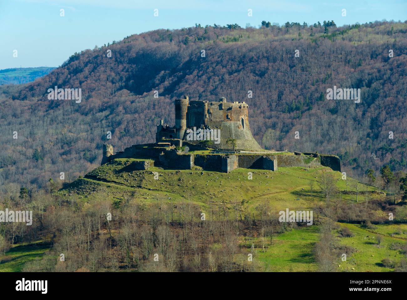 Château de Murol, Murol construit sur un promontoire de basalte au 13th ...