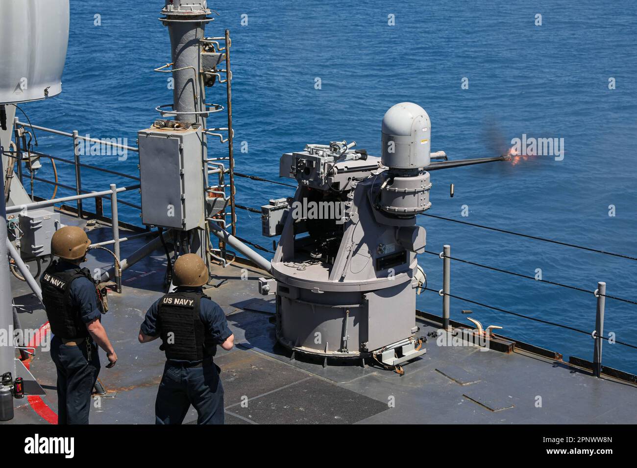 230415-N-ED646-3043- OCÉAN ATLANTIQUE (15 avril 2023) le quai d ...