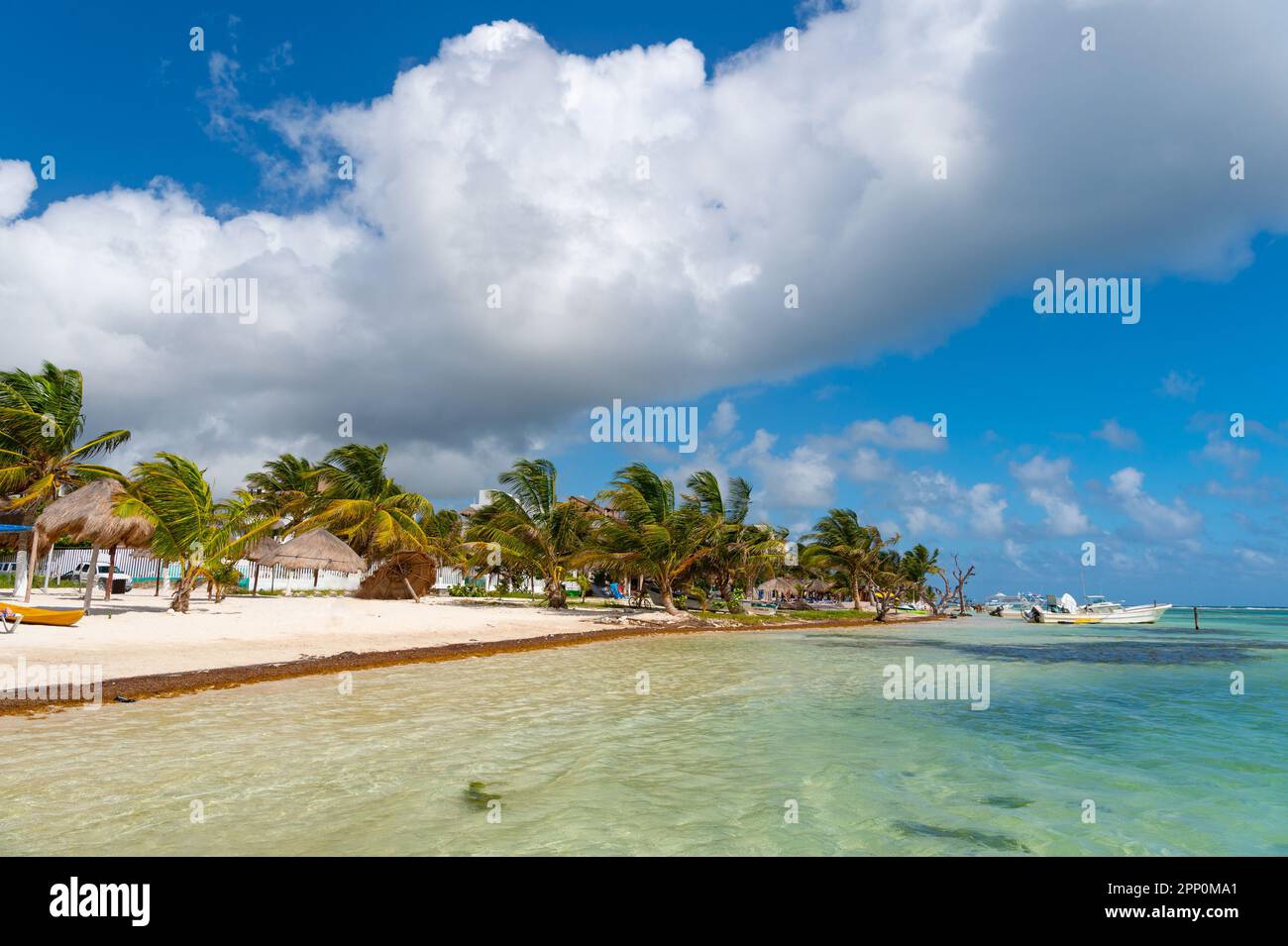 vacances d'été à la plage de la station. vacances d'été à la plage de ...