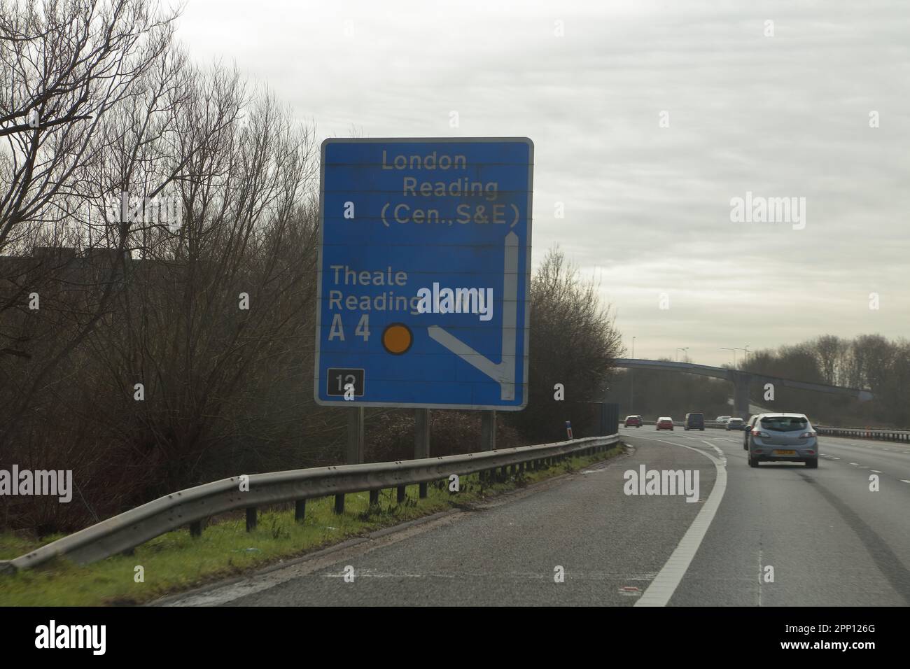Armco barrier Banque de photographies et d’images à haute résolution - Alamy