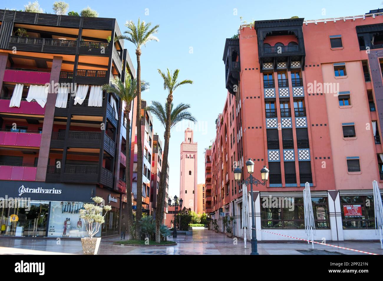 Gueliz Plaza, Marrakech Photo Stock - Alamy