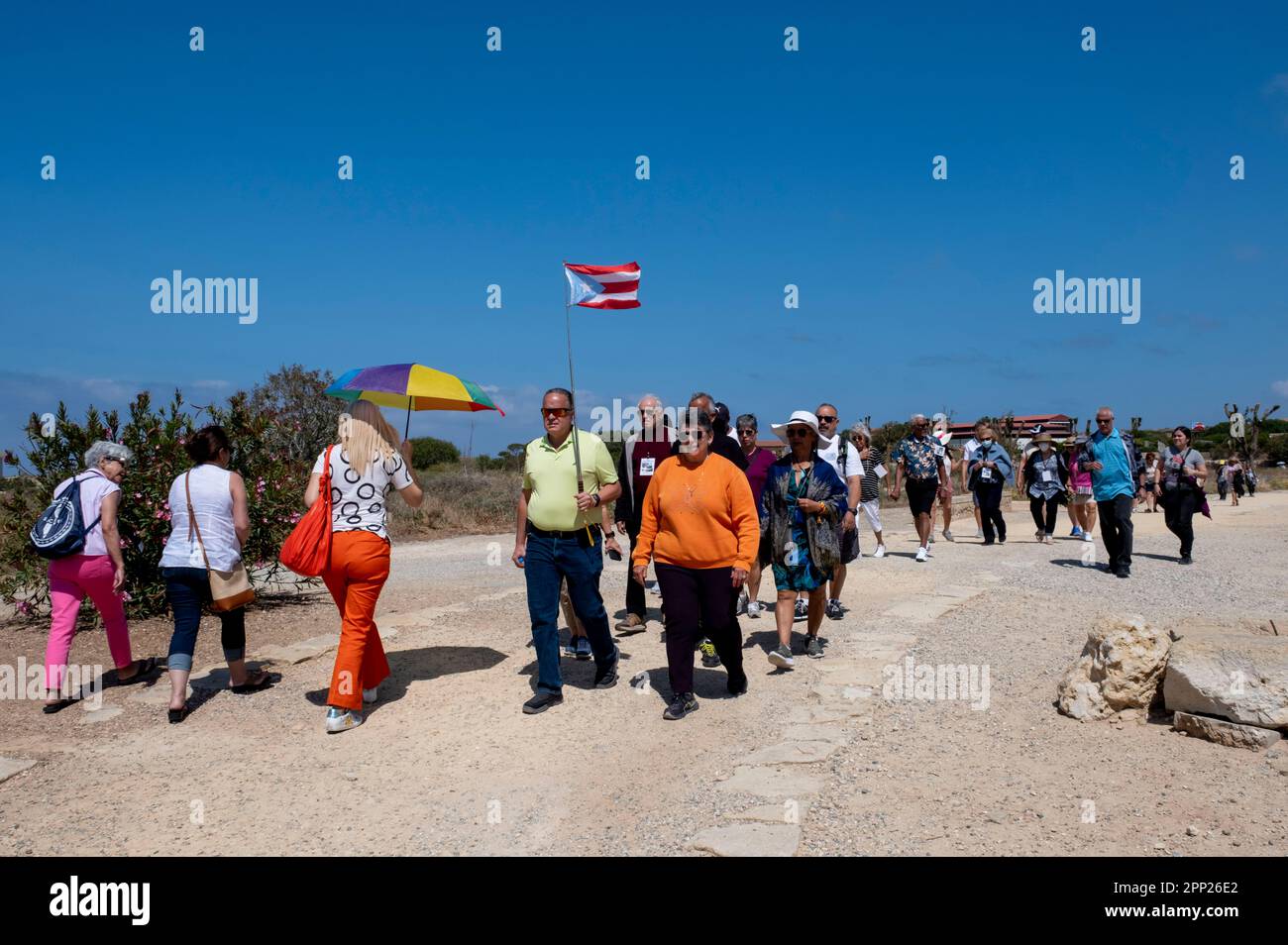 Guide touristique menant des groupes chypre Banque de photographies et ...