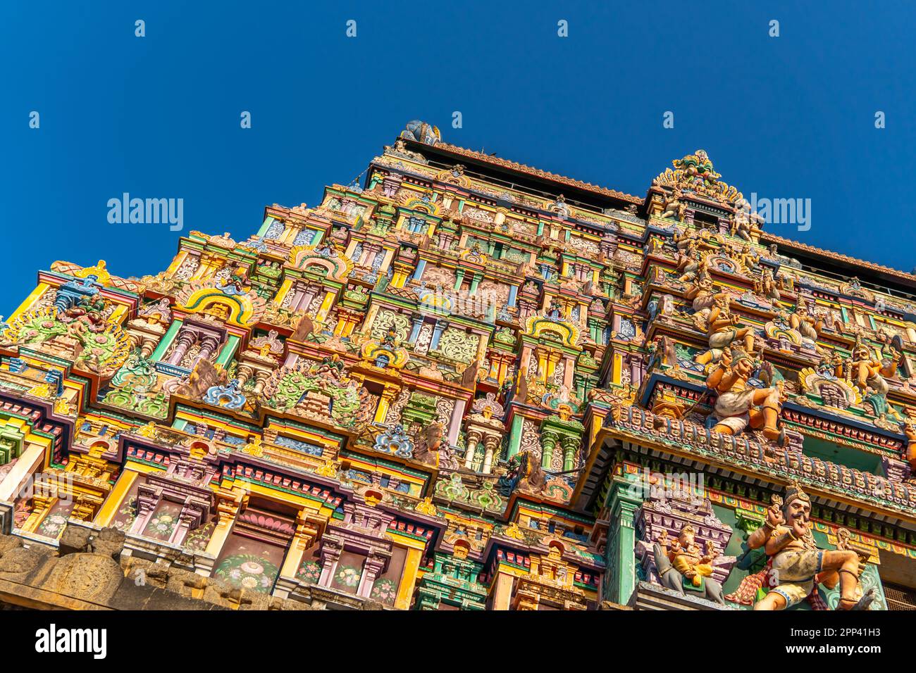 Chidambaram Thillai Natarajar temple gopuram côté gauche. Entrée au ...
