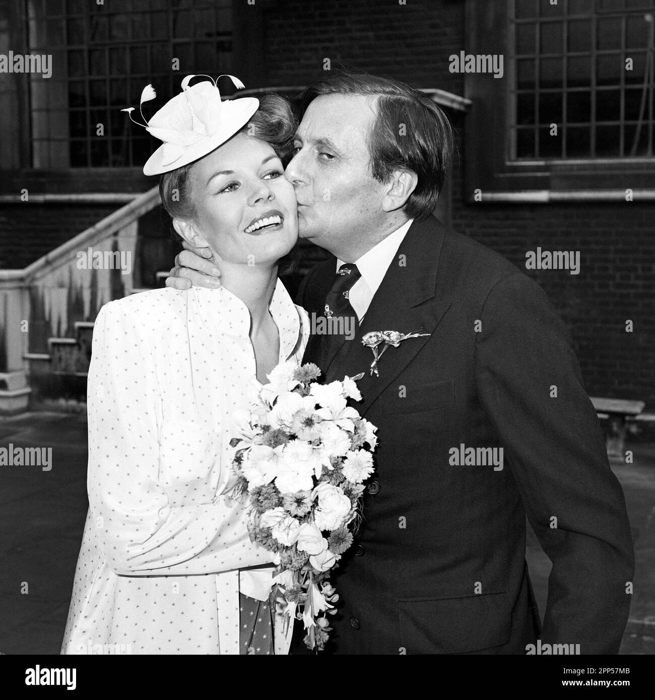 Photo du dossier datée du 17/06/79 de Dame Edna everage, n'est nulle ...