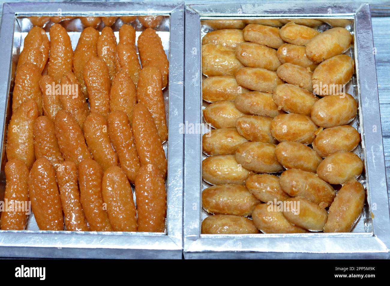 Différents types de sucreries orientales de Sekerpare (Romoosh el set ...