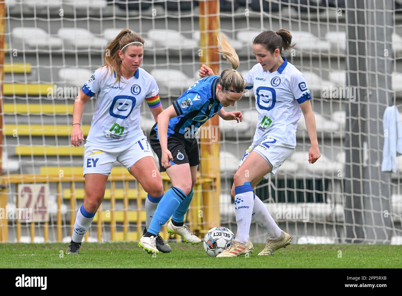 Chloe Van Mingeroet (17) de Gand, Coelien Guns (10) de Brugge et Bodil ...