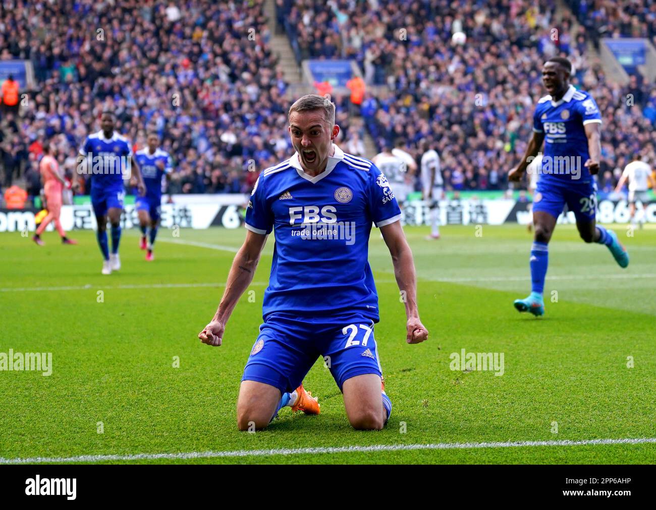 Timothy Castagne, de Leicester City, célèbre le deuxième but du match ...