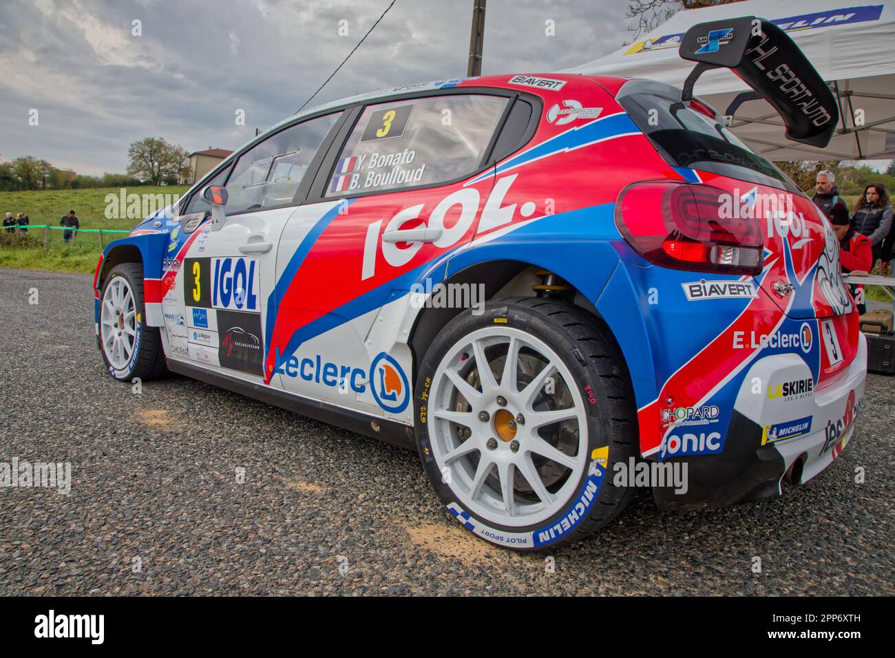 BIBOST, FRANCE, 21 avril 2023 : le rallye Rhône-Charbonnières se ...